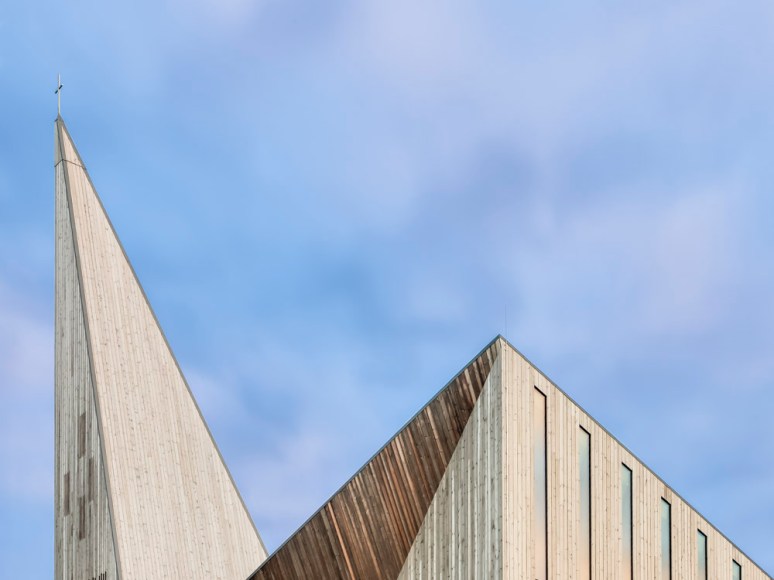 A new holy structure rises from the Fjords! | Hundven-Clements Photography